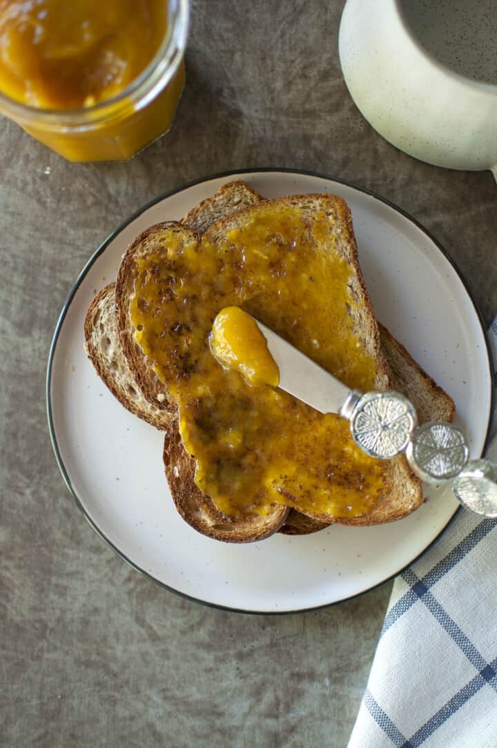 Peach Mango Jam with Vanilla Recipe | cookshideout