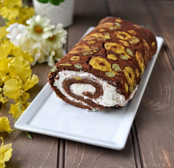 Patterned Swiss Roll Cake Recipe | cookshideout