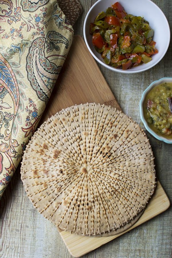 Khoba Roti (Rajasthani Moti Roti) Recipe | cookshideout