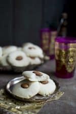 Egyptian Ghorayebah or Ghreybeh Cookies Recipe | cookshideout