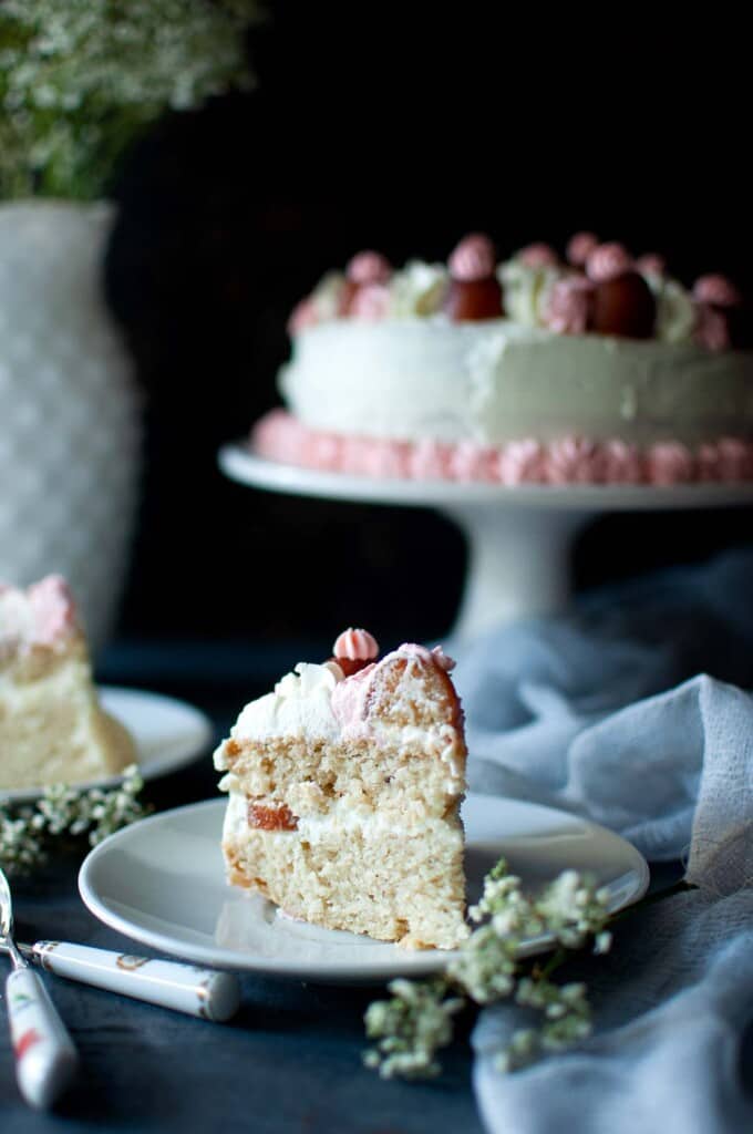 Gulab Jamun Cake Recipe | Easy & Eggless Recipe | Cook's Hideout