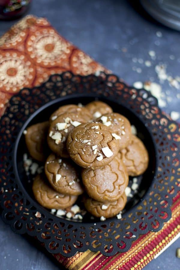 Dulche de Leche-Almond Peda (Caramel Fudge) - Cook's Hideout