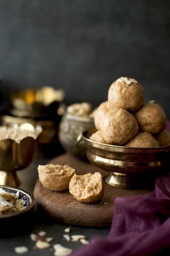 Sunnundalu Recipe | Andhra Urad dal Ladoo | Cook's Hideout